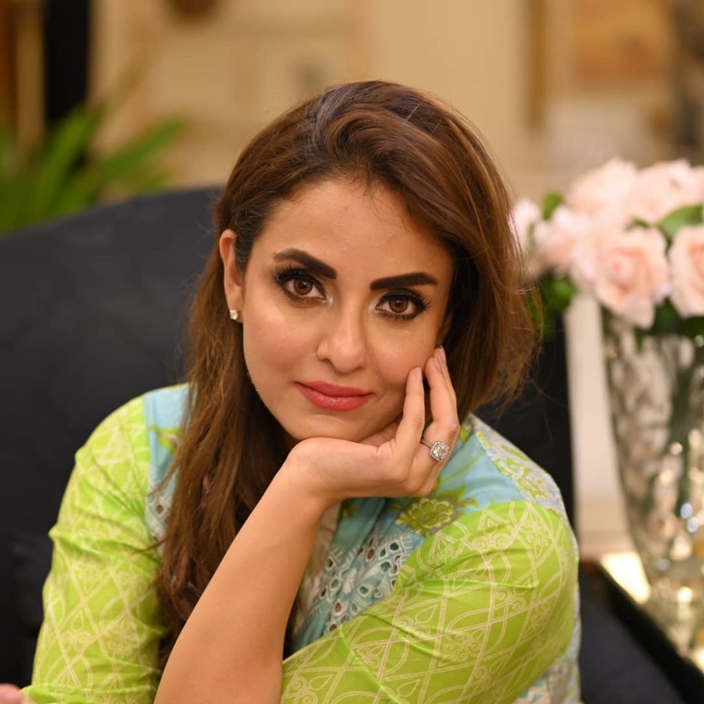 Leading Pakistani actress Nadia Khan got engaged